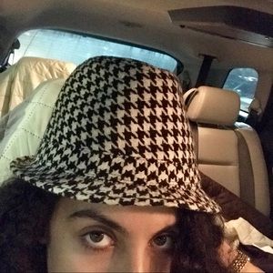 Claire's | Accessories | Black And White Shark Tooth Hat | Poshmark